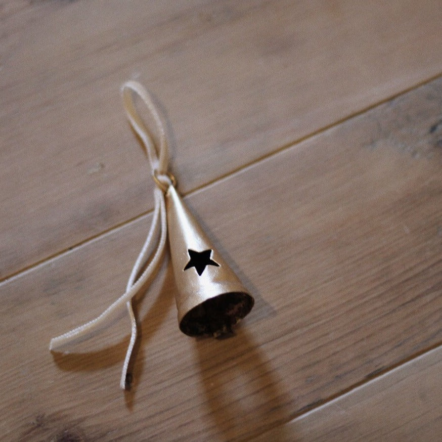 Christmas Star Bell Ornament – Pine Home